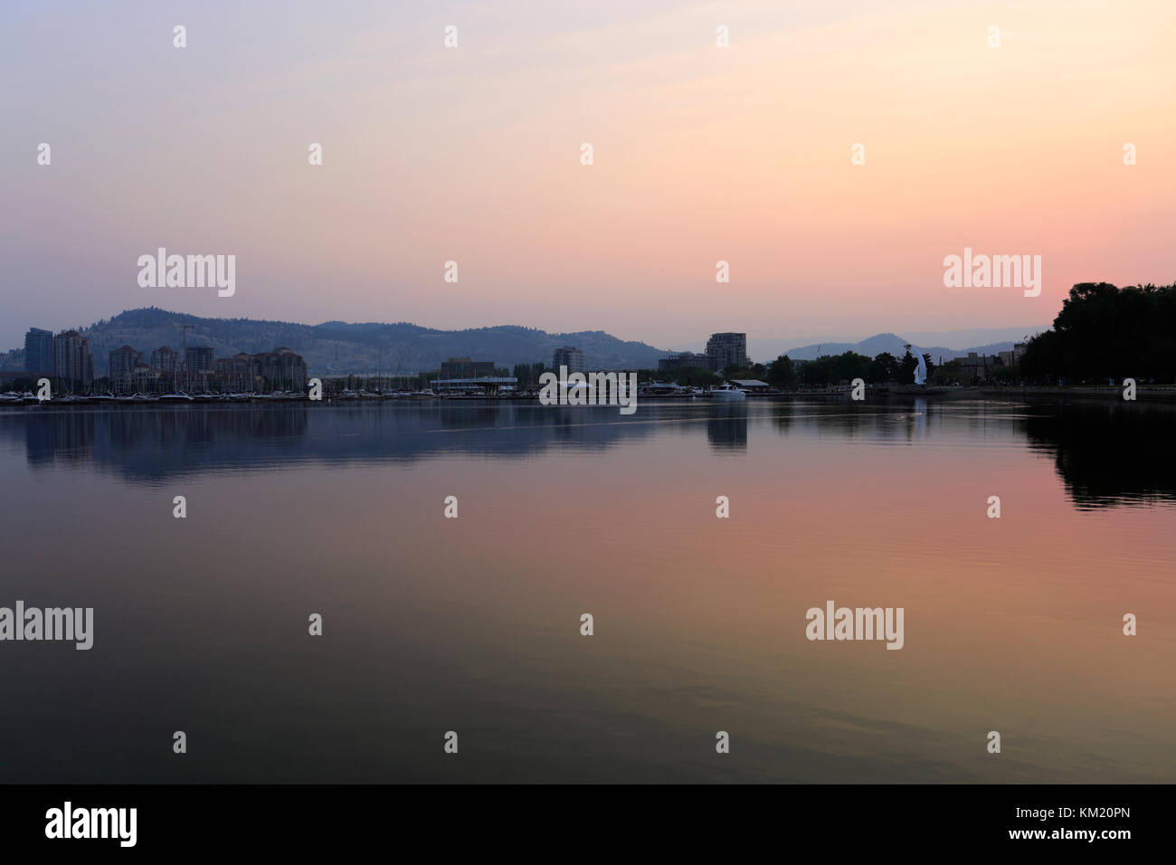 Sunrise over the Okanagan Lake, Kelowna City, Okanagan valley, British ...