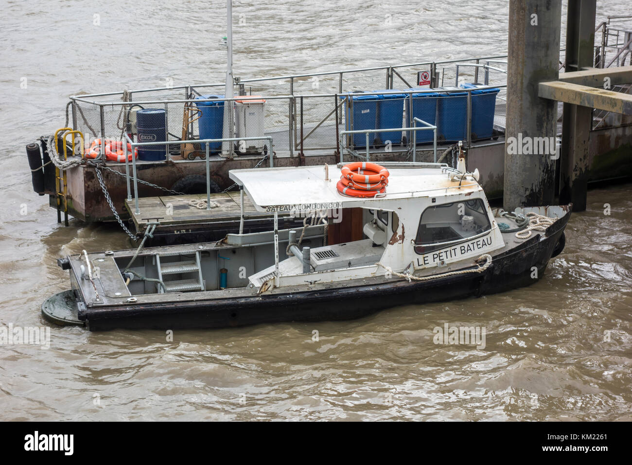 Petit bateau hi-res stock photography and images - Alamy