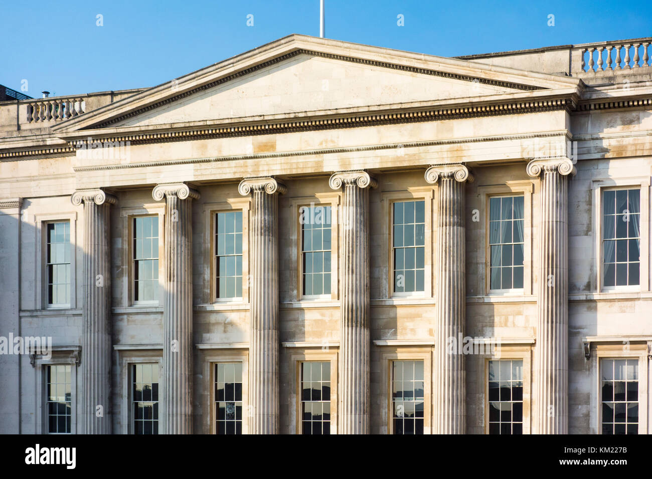 Fishmongers and street hi-res stock photography and images - Alamy