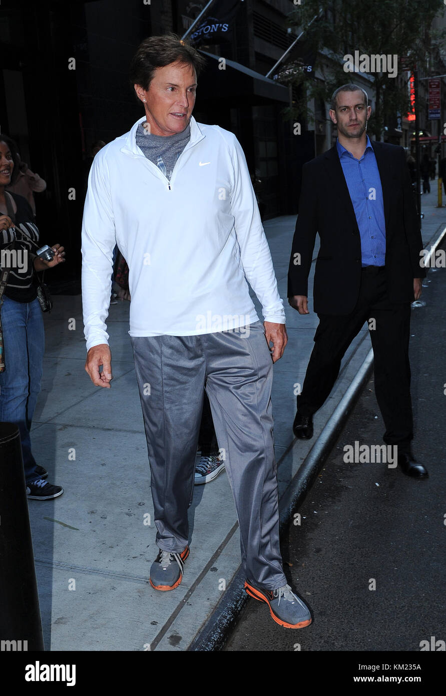 NEW YORK, NY - OCTOBER 04: Kris Jenner arrives at her hotel as husband ...