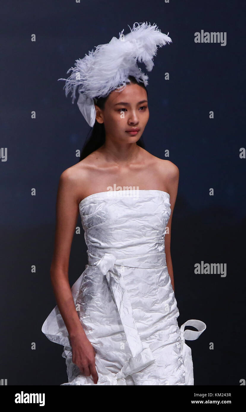 China Fashion Week Spring/Summer 2018 - 'Fengsansan' - Catwalk ...