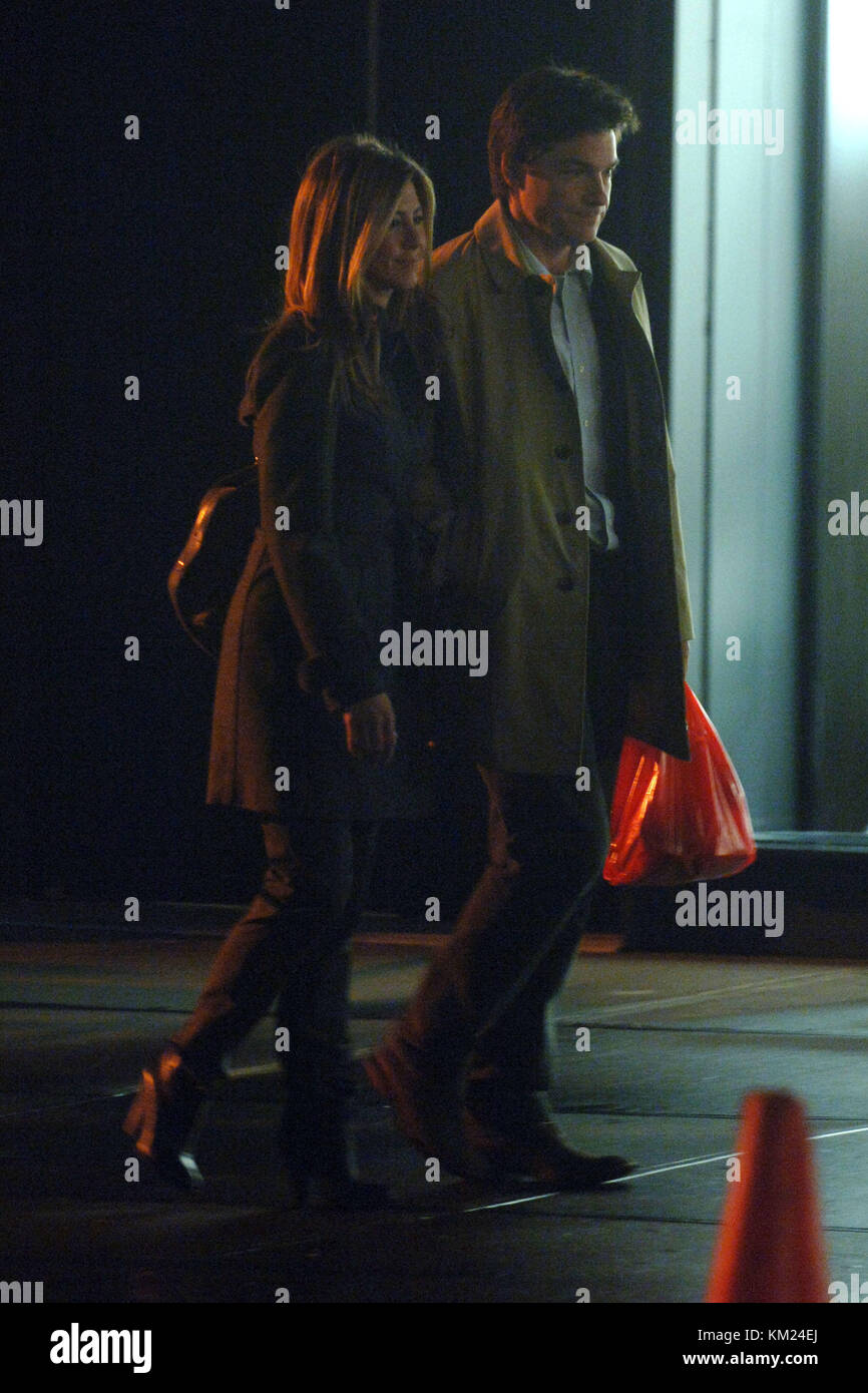 NEW YORK - APRIL 08: Jason Bateman and Jennifer Aniston seen on ...