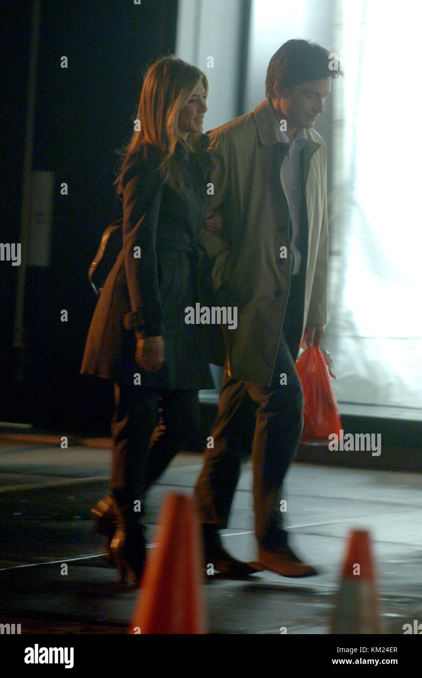 NEW YORK - APRIL 08: Jason Bateman and Jennifer Aniston seen on ...