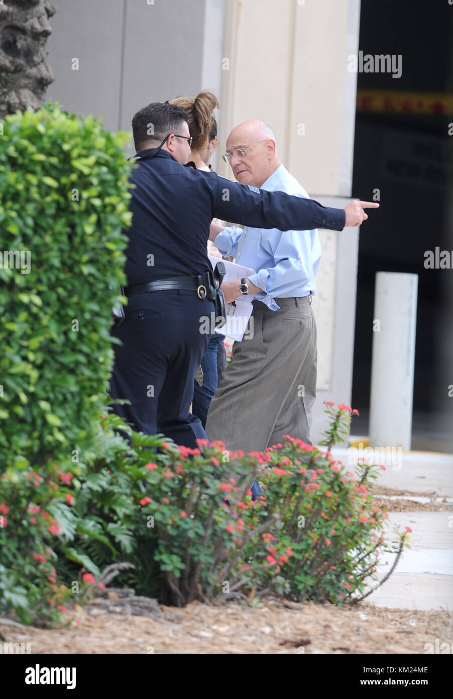 FORT LAUDERDALE - FL- MARCH 25, 2008: Actor Alan Arkin on the set of ...