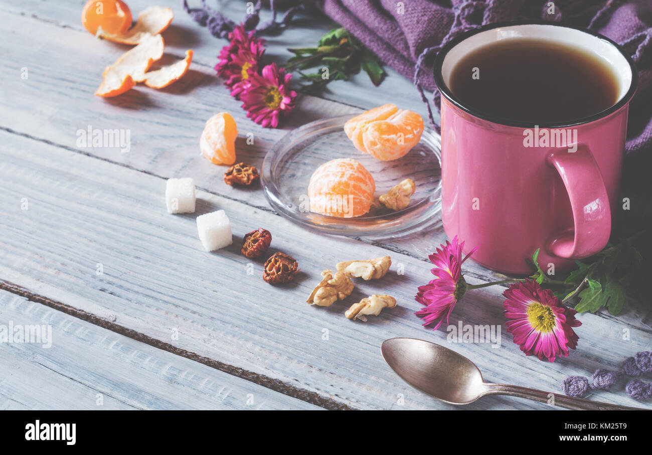 Tangerine colored flowers hi-res stock photography and images - Alamy
