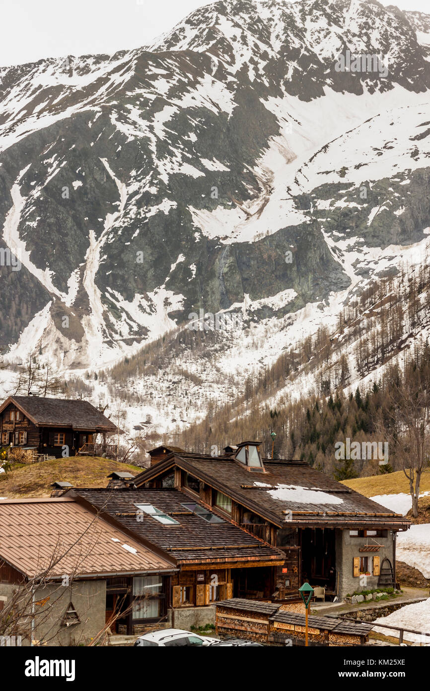 White vllage hi-res stock photography and images - Alamy