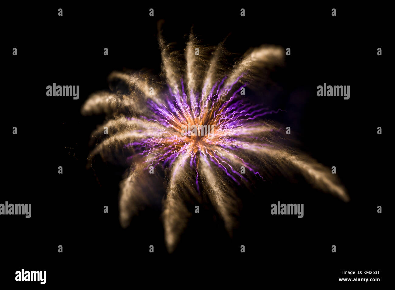 Firework patterns hi-res stock photography and images - Alamy