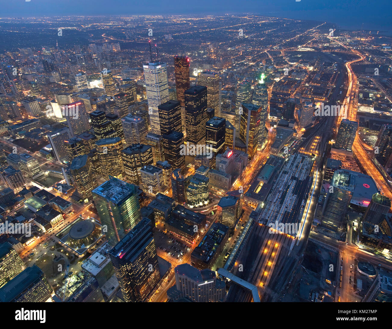 Skycrapers tower hi-res stock photography and images - Alamy
