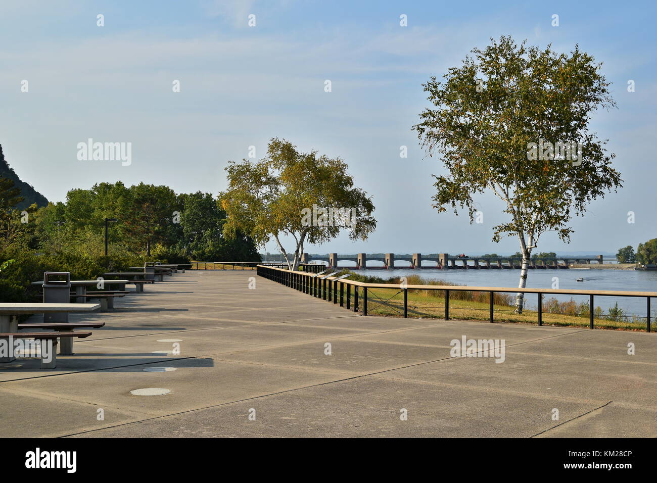 River tables hi-res stock photography and images - Alamy