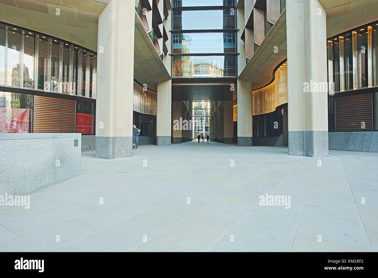 Bloomberg London Head Office Stock Photo - Alamy