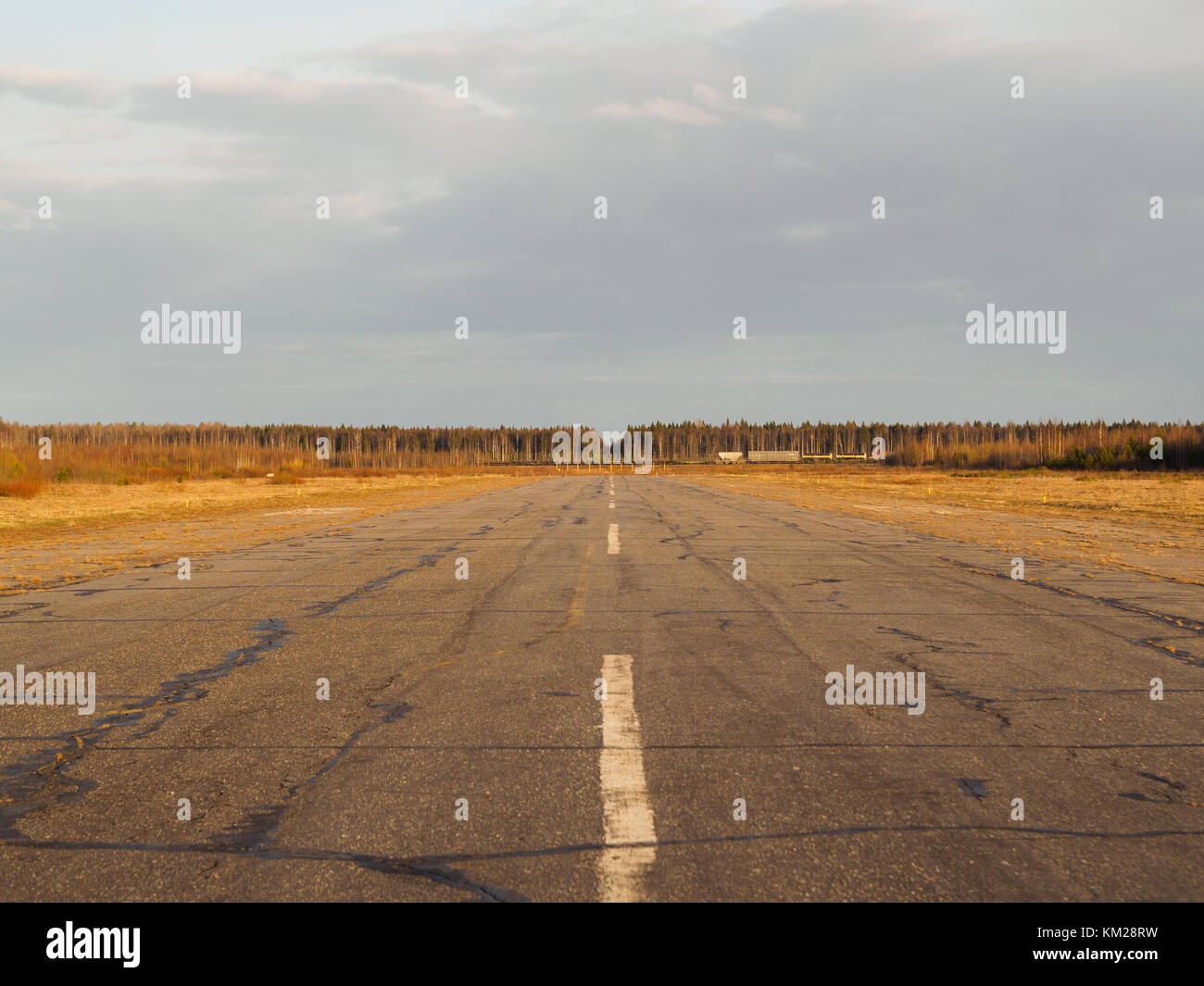 old empty airport runway Stock Photo - Alamy