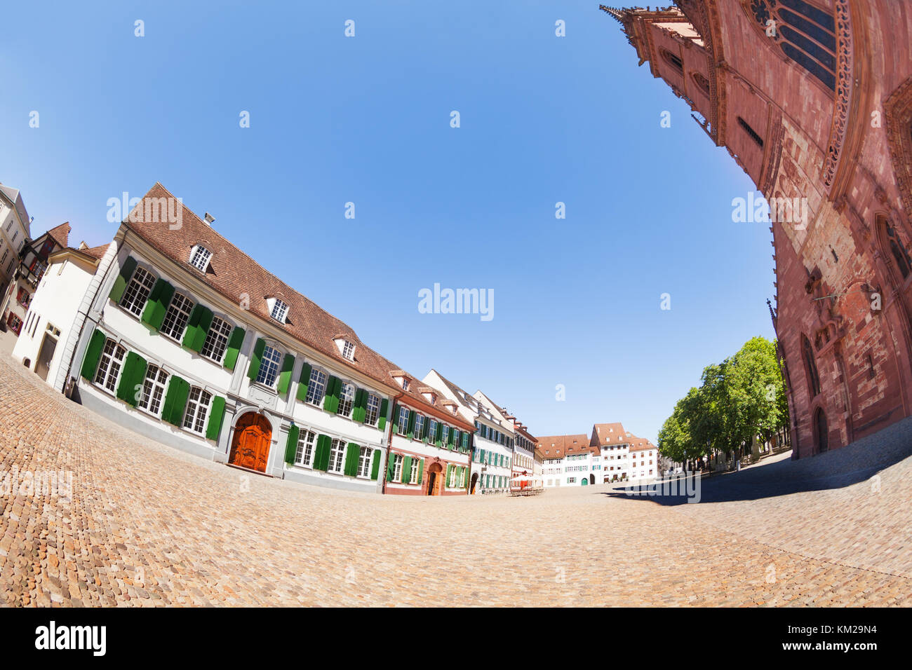 Beautiful view of Munsterplatz and Basel Munster at sunny day ...