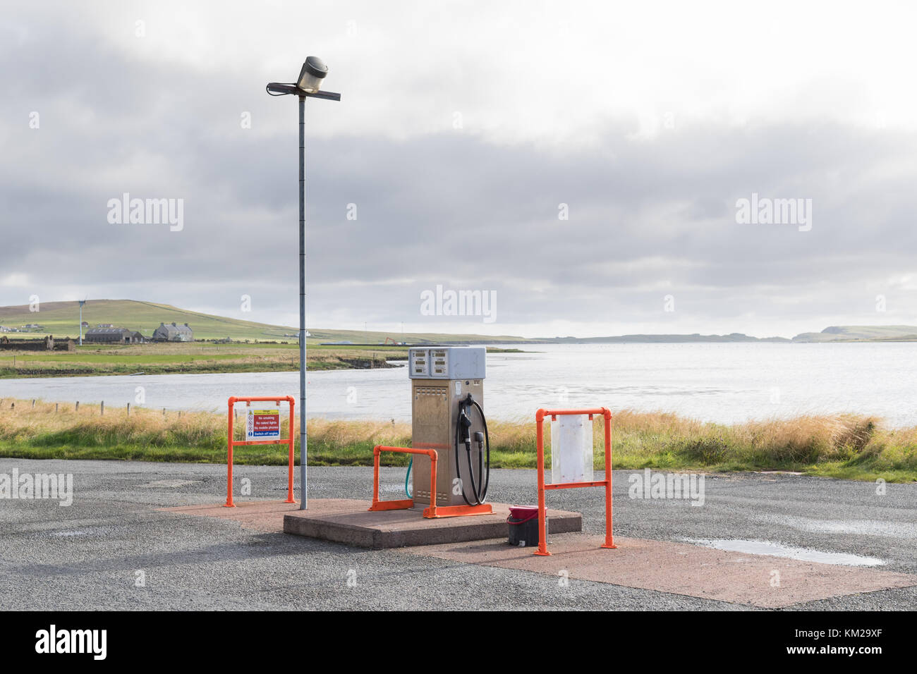 Rural petrol station uk hi-res stock photography and images - Alamy