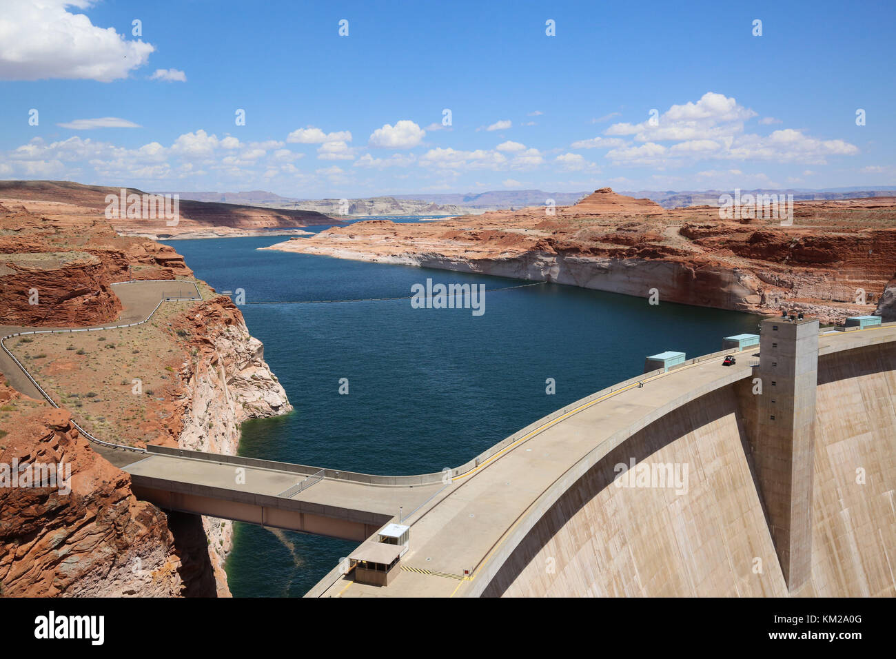 Glen Canyon Dam with Lake Powell in the background Stock Photo - Alamy