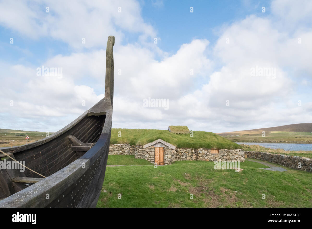 Viking longhouse hi-res stock photography and images - Alamy