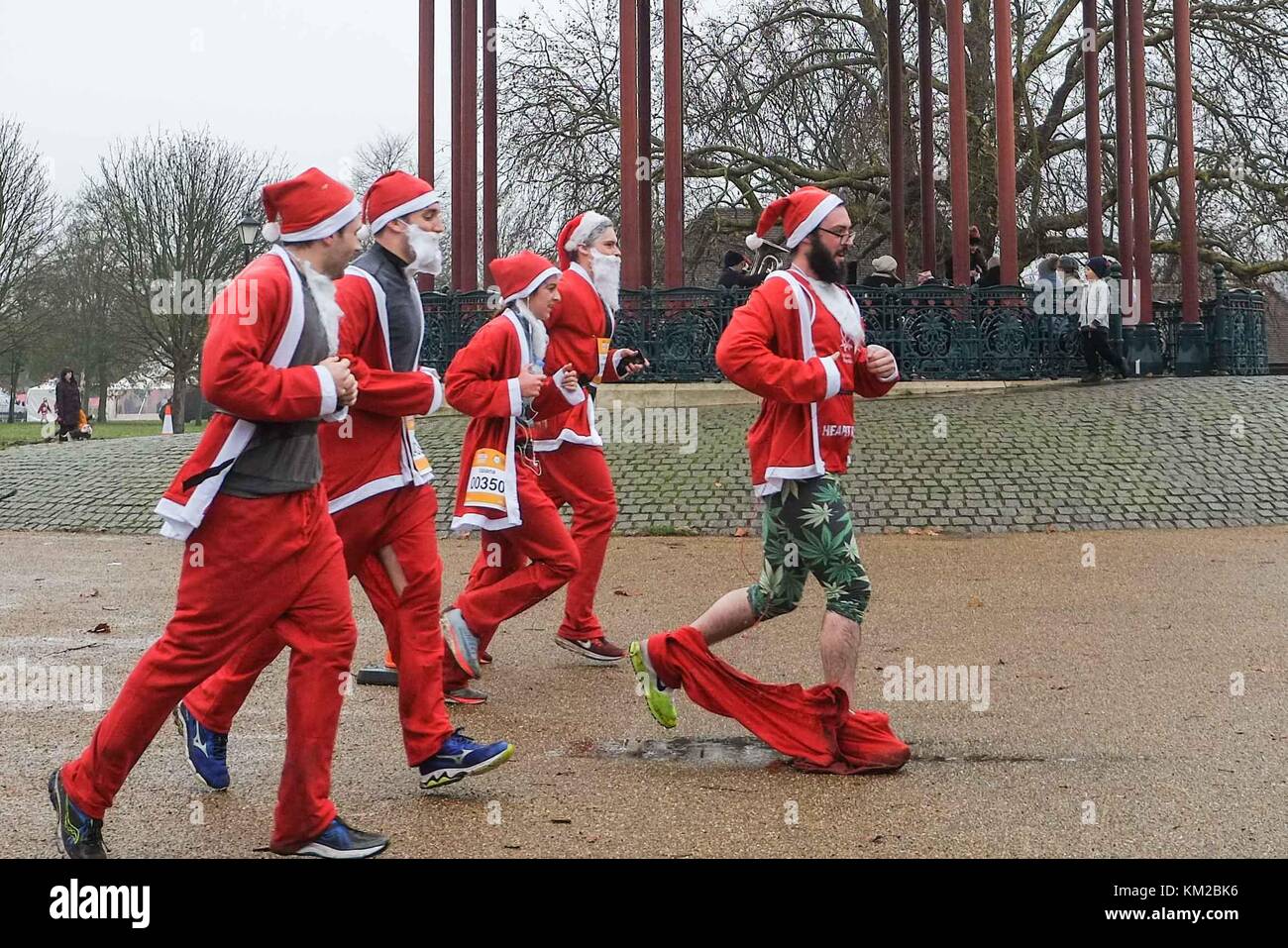 London, UK. 03rd Dec, 2017. London 3rd December 2017.Thousands join the ...