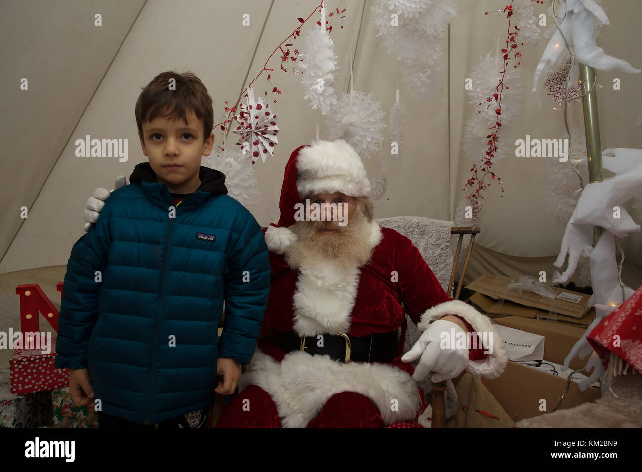 Hampstead Village, UK. 3rd Dec, 2017. Hampstead Village Christmas Fair ...