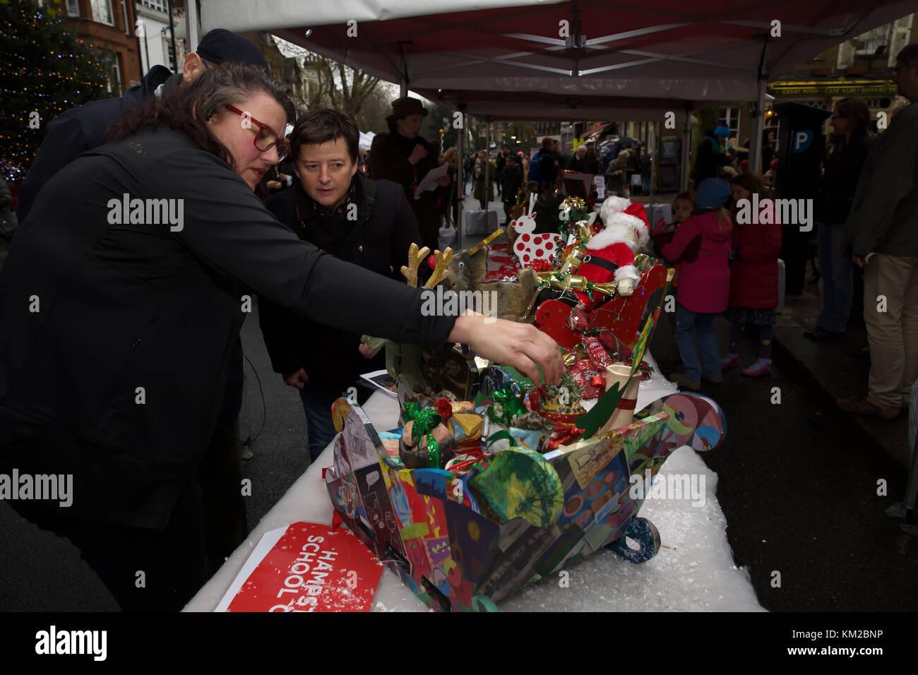 Hampstead Village, UK. 3rd Dec, 2017. Hampstead Village Christmas Fair ...
