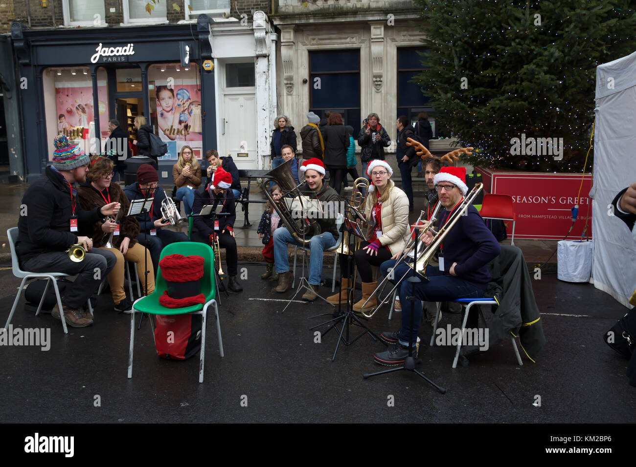 Hampstead Village, UK. 3rd Dec, 2017. Hampstead Village Christmas Fair ...