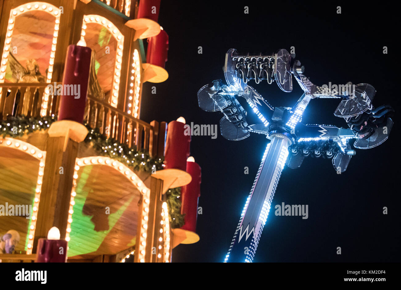 Spinning fairground ride hi-res stock photography and images - Alamy