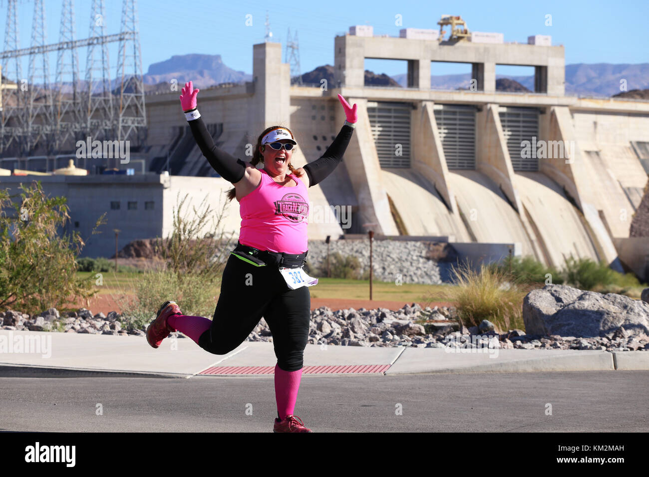 Laughman, Nevada, USA. 2nd Dec, 2017. Runner at water station. 2017 Run ...