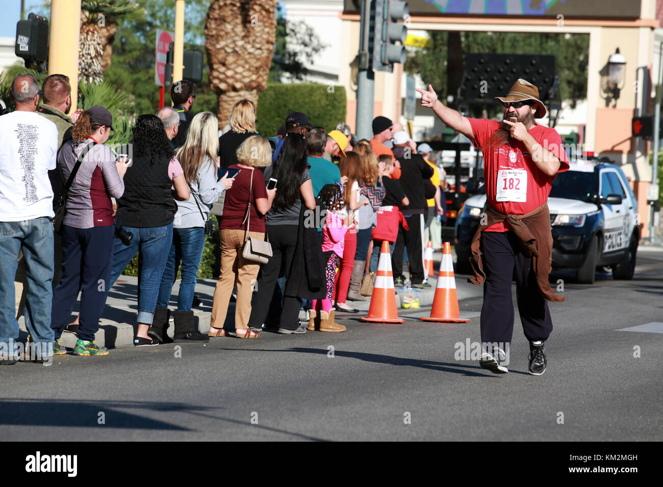 Laughman, Nevada, USA. 2nd Dec, 2017. Runner at finishing line. 2017 ...
