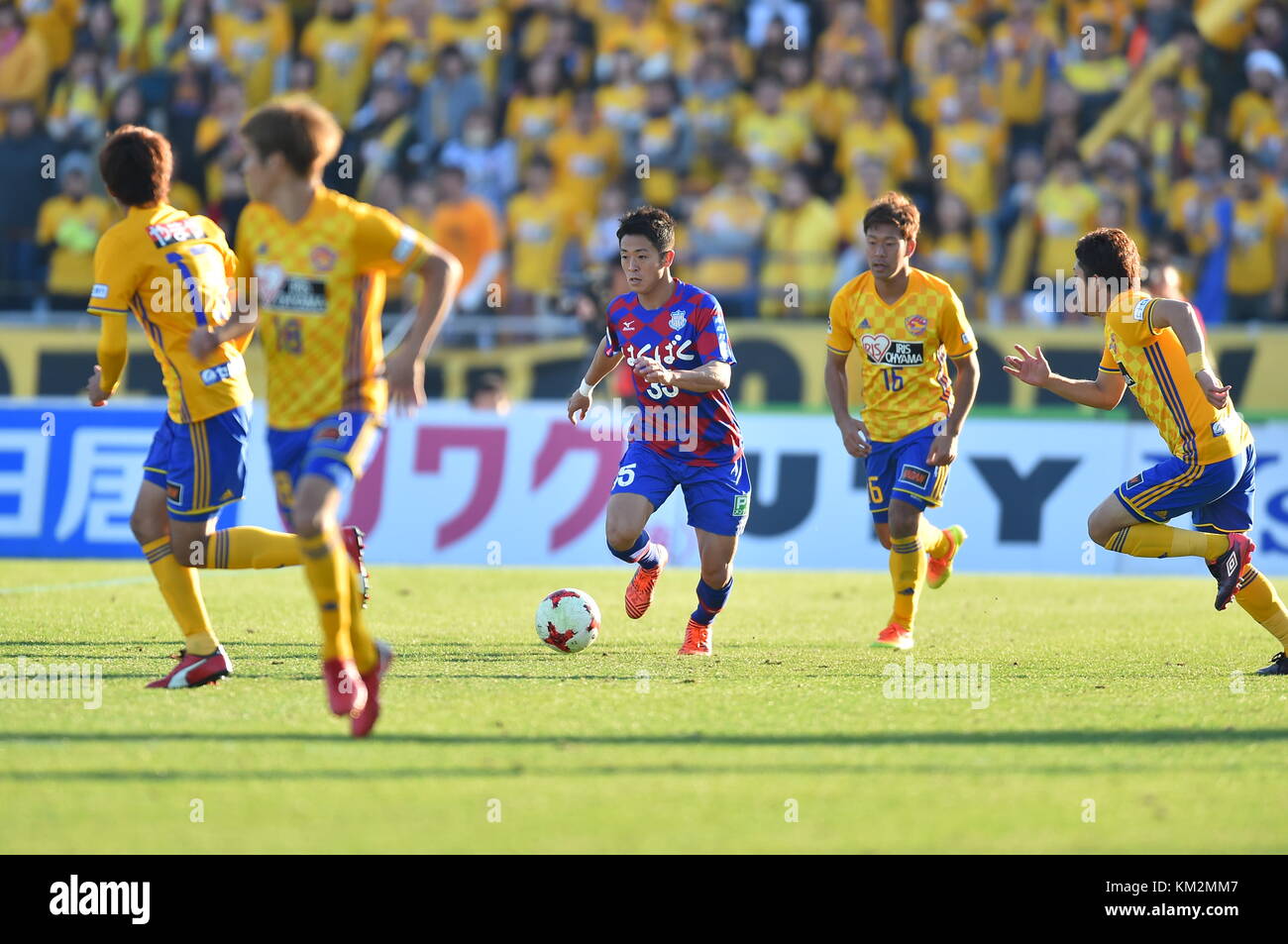 Yamanashi, Japan. 2nd Dec, 2017. Ryo Takano (Ventforet), Gakuto Notsuda (Vegalta) Football ...