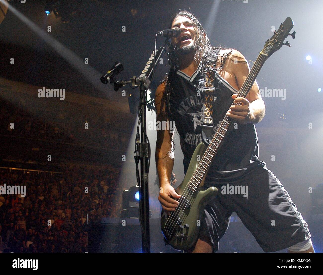 Metallica 2004 hi-res stock photography and images - Alamy