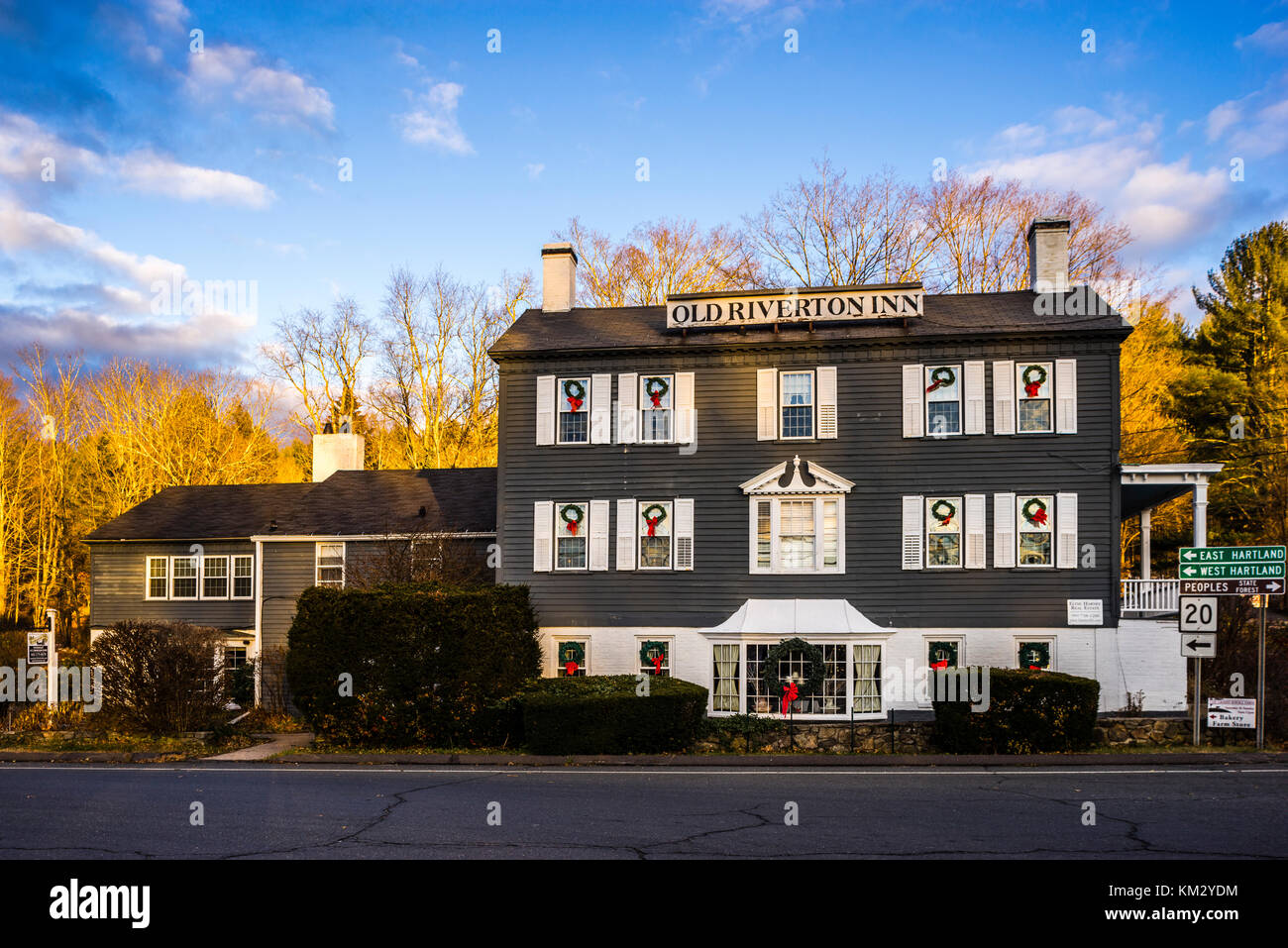 Old Riverton Inn Riverton, Connecticut, USA Stock Photo - Alamy