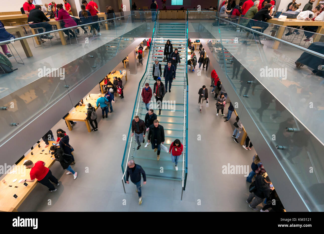 Apple store stairs hi-res stock photography and images - Alamy