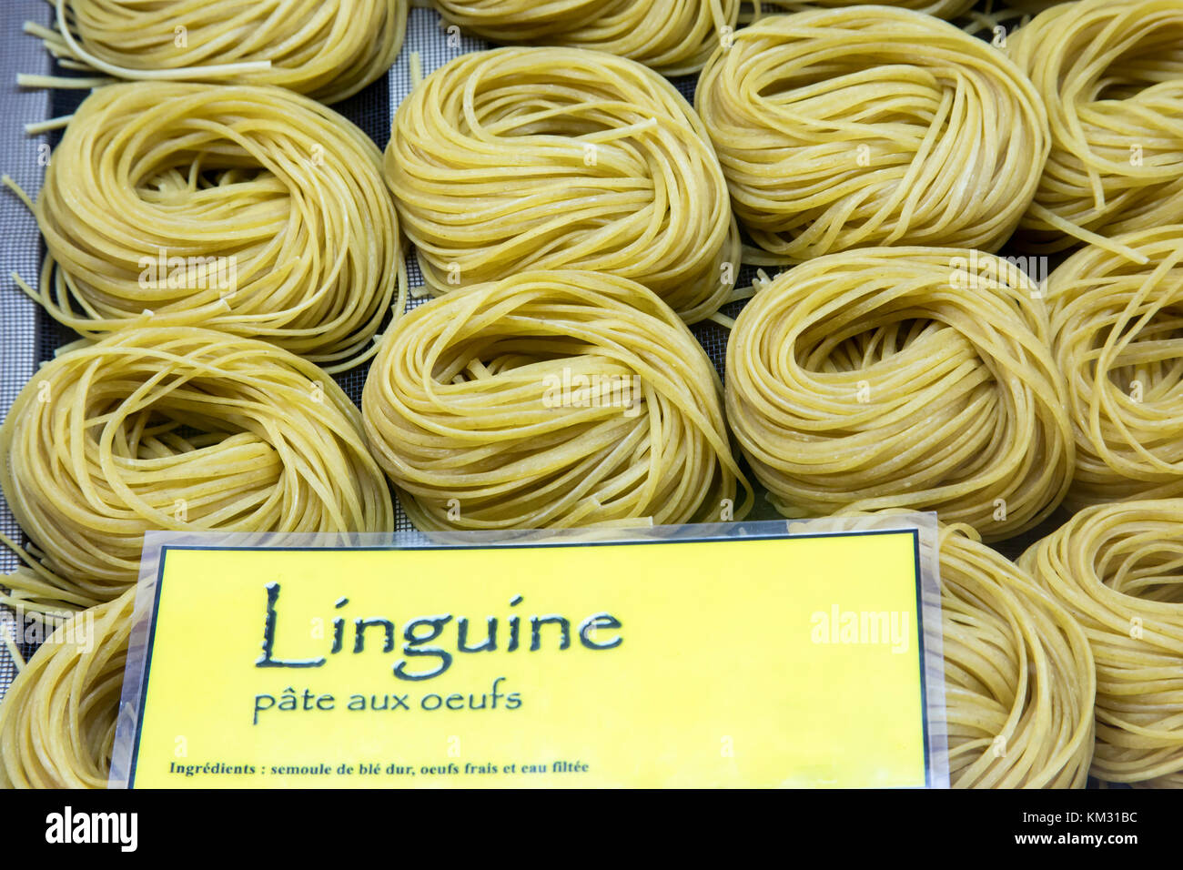 Linguini uncooked hi-res stock photography and images - Alamy