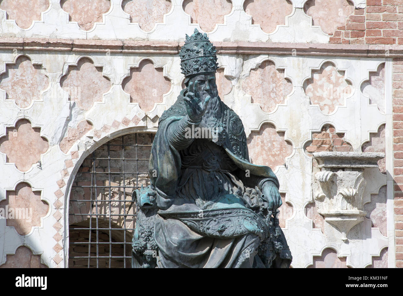 Statue of Pope Julius III by Vincenzo Danti in front of Perugia ...