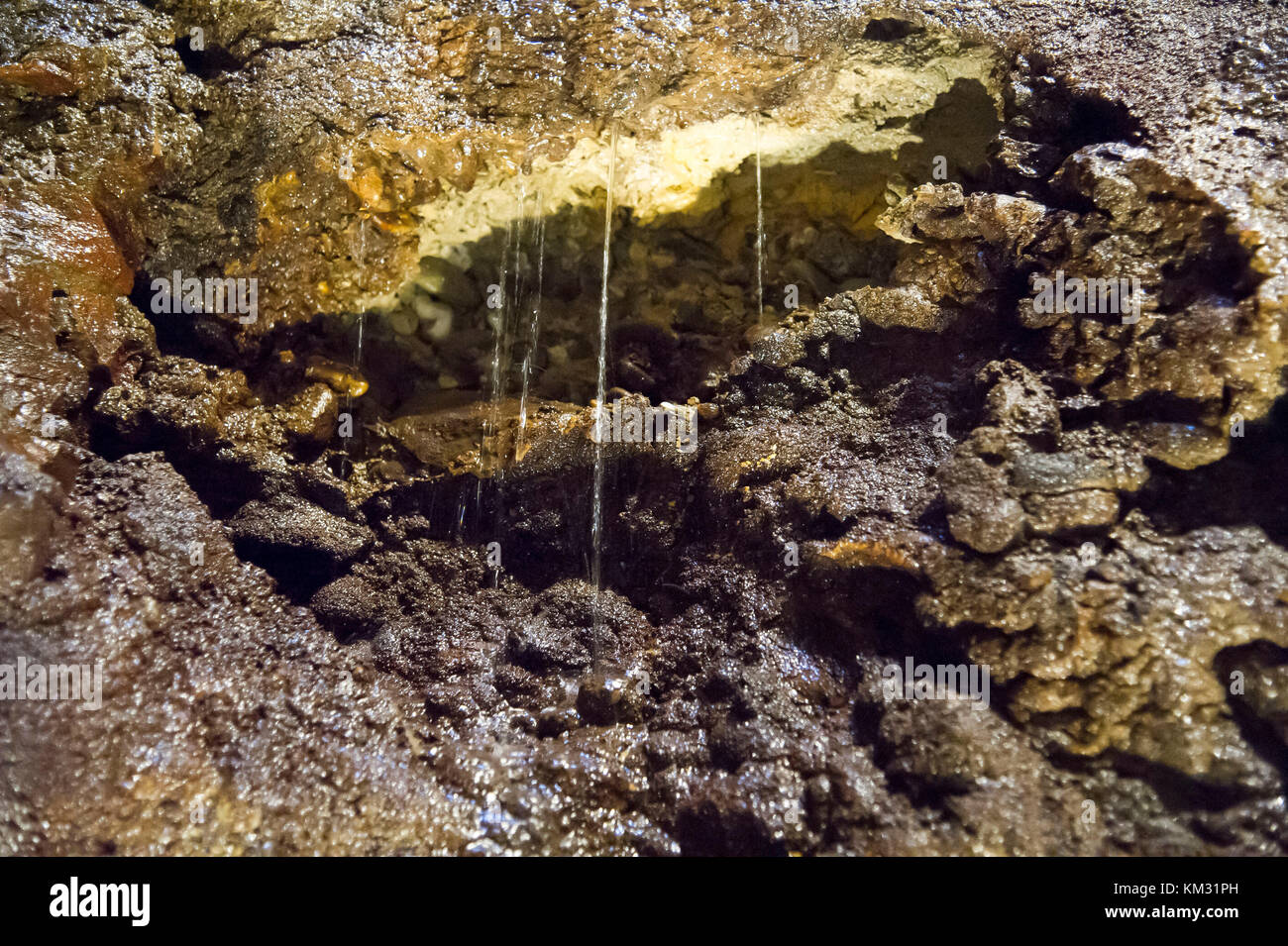 Pozzo Etrusco (Etruscan Well) from III century BC under Piazza ...