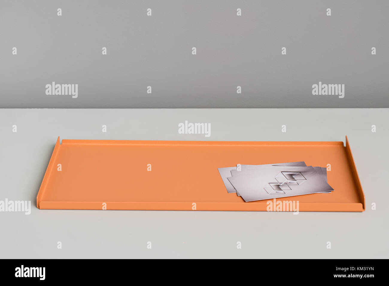 Pedestal support hi-res stock photography and images - Alamy