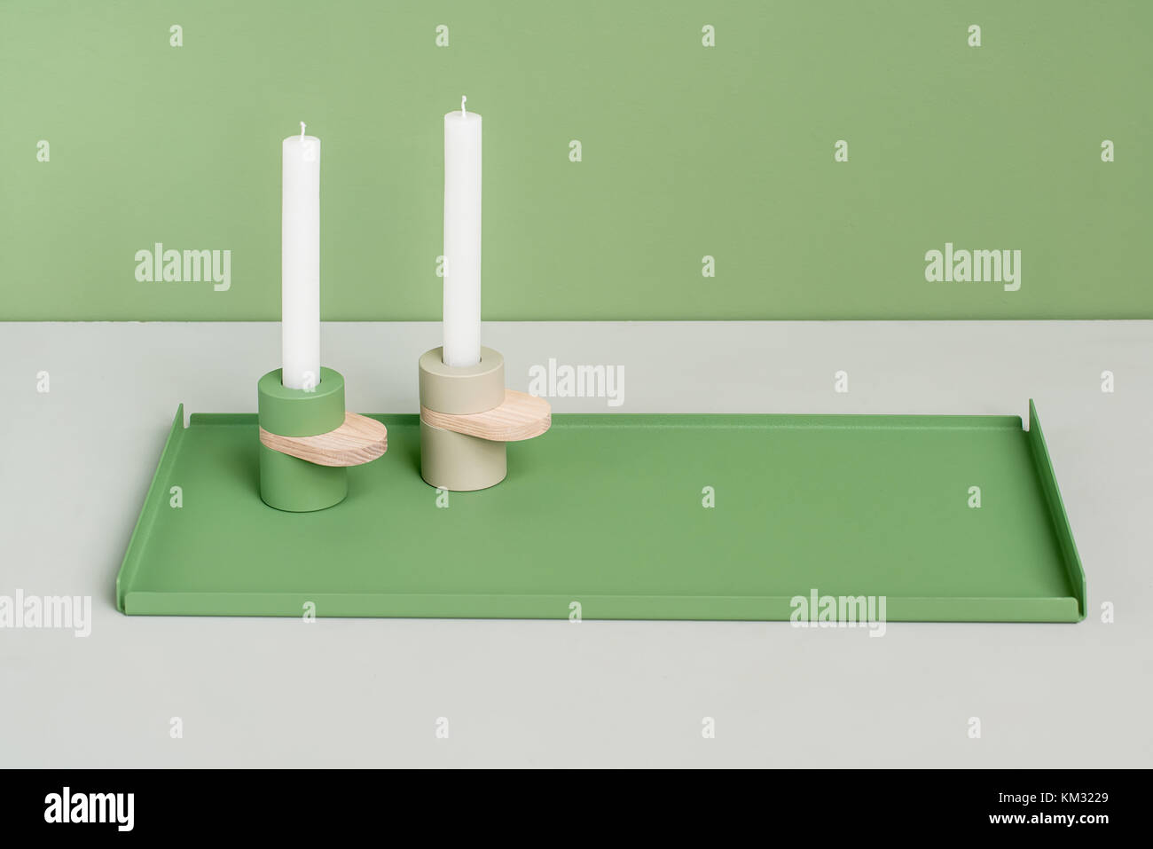 Green candlesticks hi-res stock photography and images - Alamy