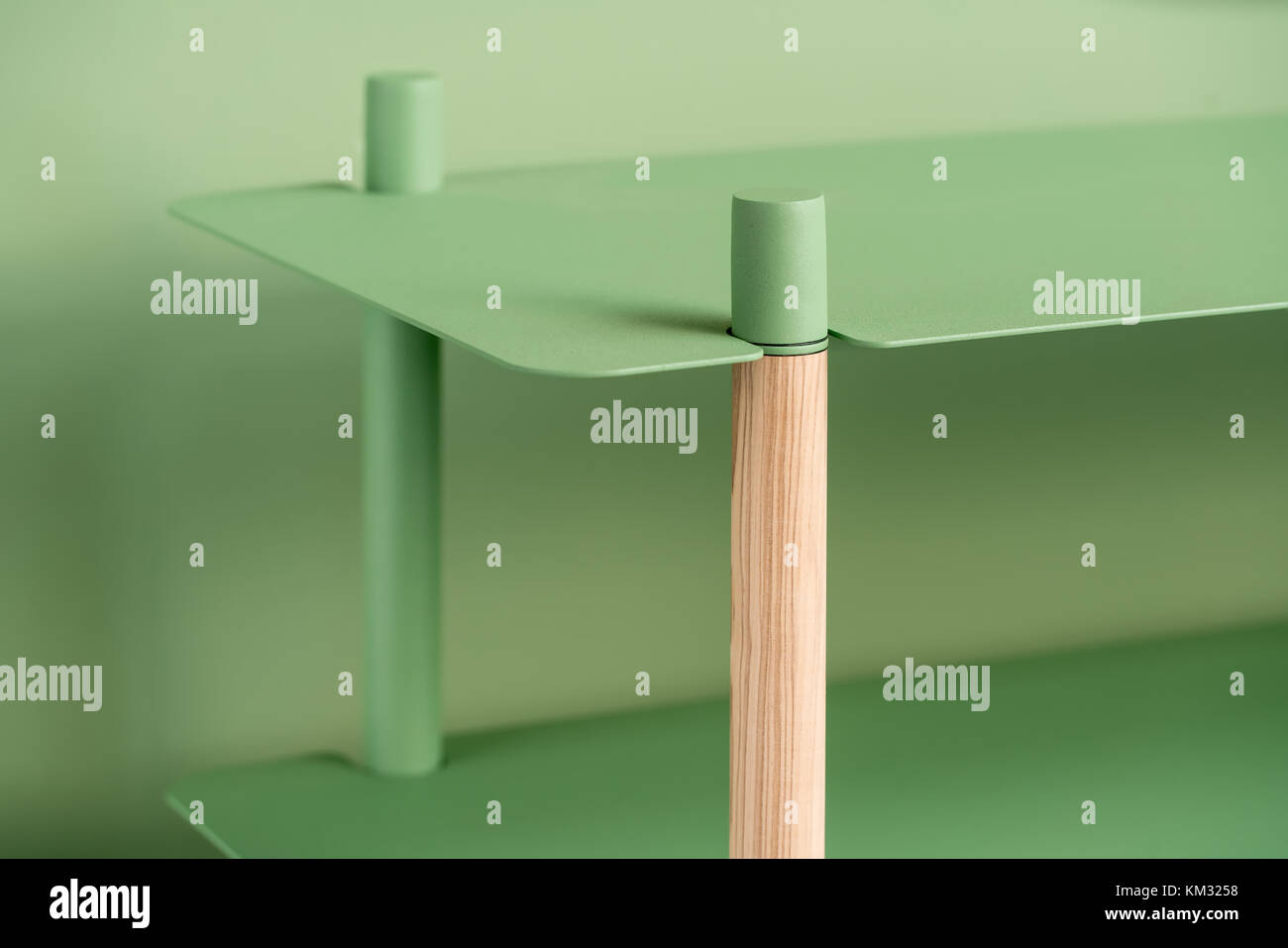Green metal rack hi-res stock photography and images - Alamy