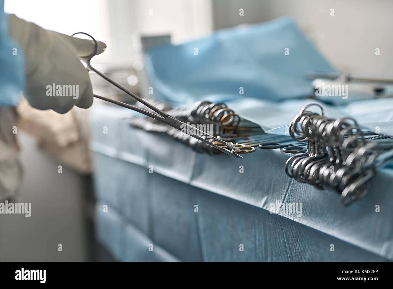 Sterile forceps hi-res stock photography and images - Alamy