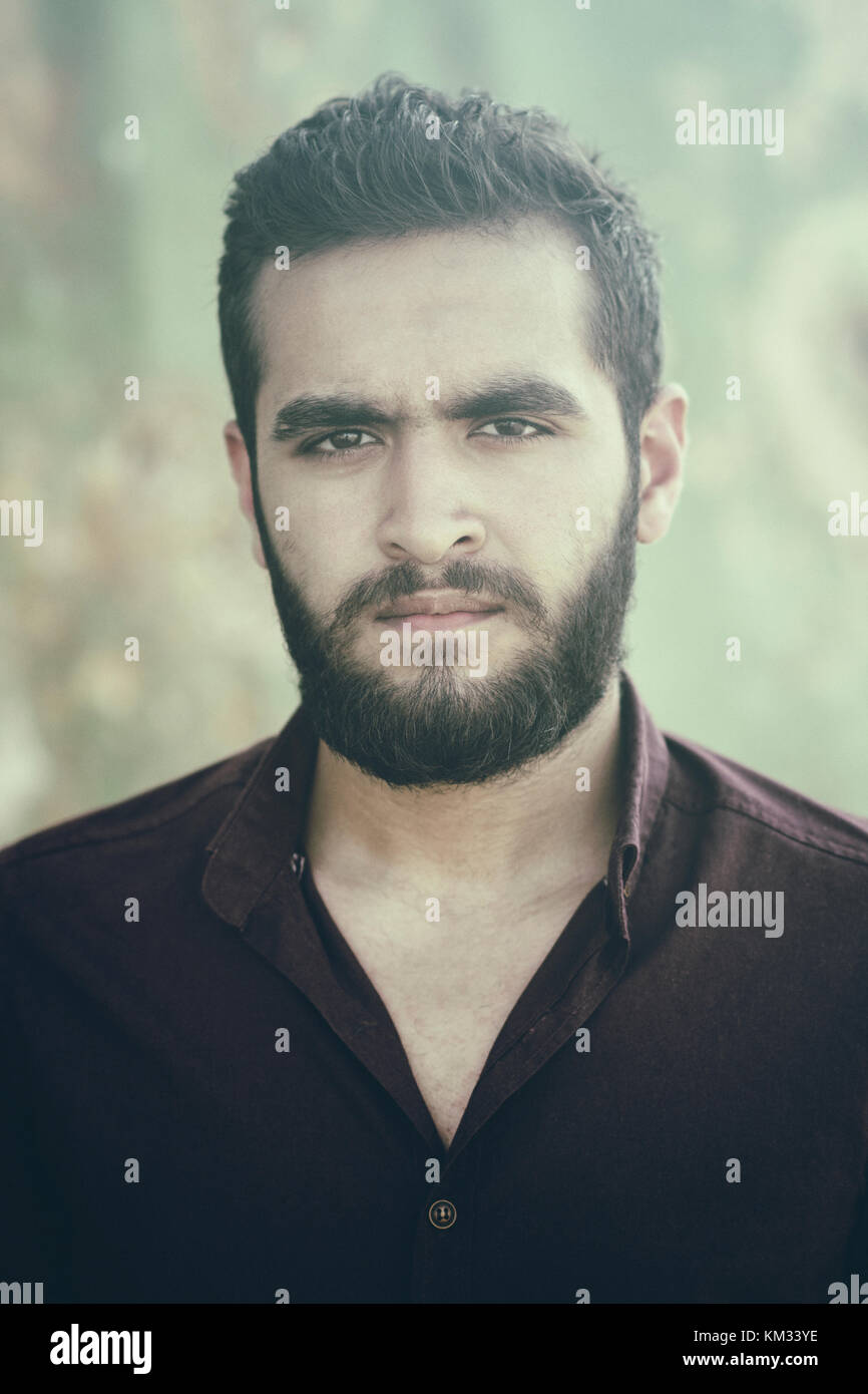 Angry arabic man beard hi-res stock photography and images - Alamy