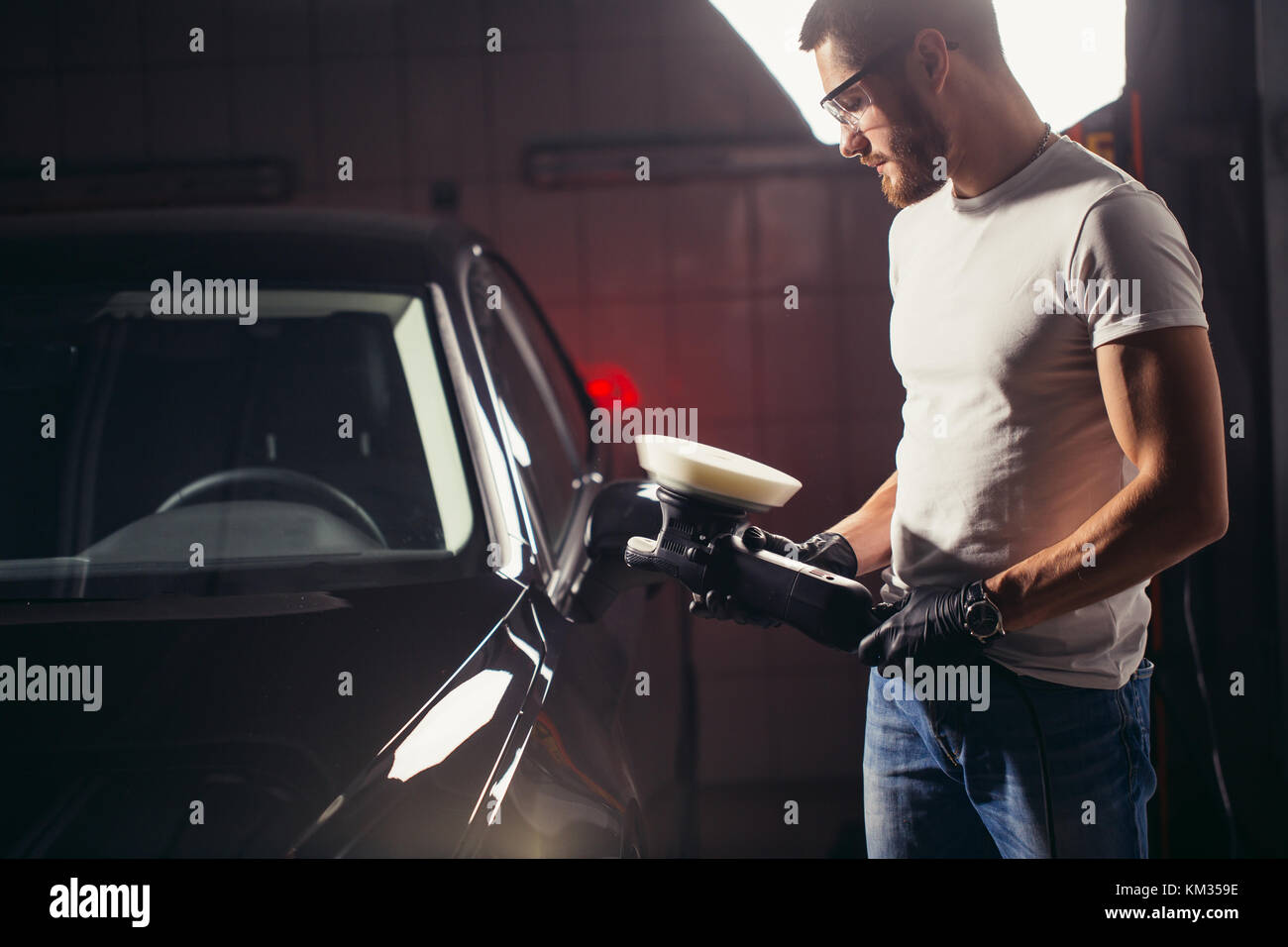 Mechanic buff hi-res stock photography and images - Alamy
