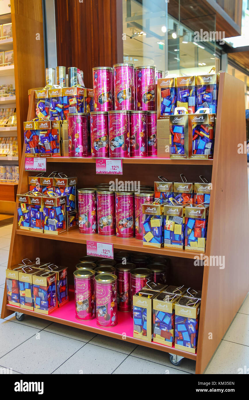 Chocolate shop in amsterdam hi-res stock photography and images - Alamy