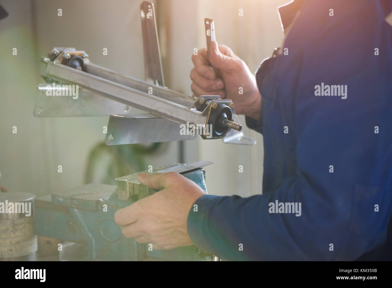 Hand clamps hi-res stock photography and images - Alamy