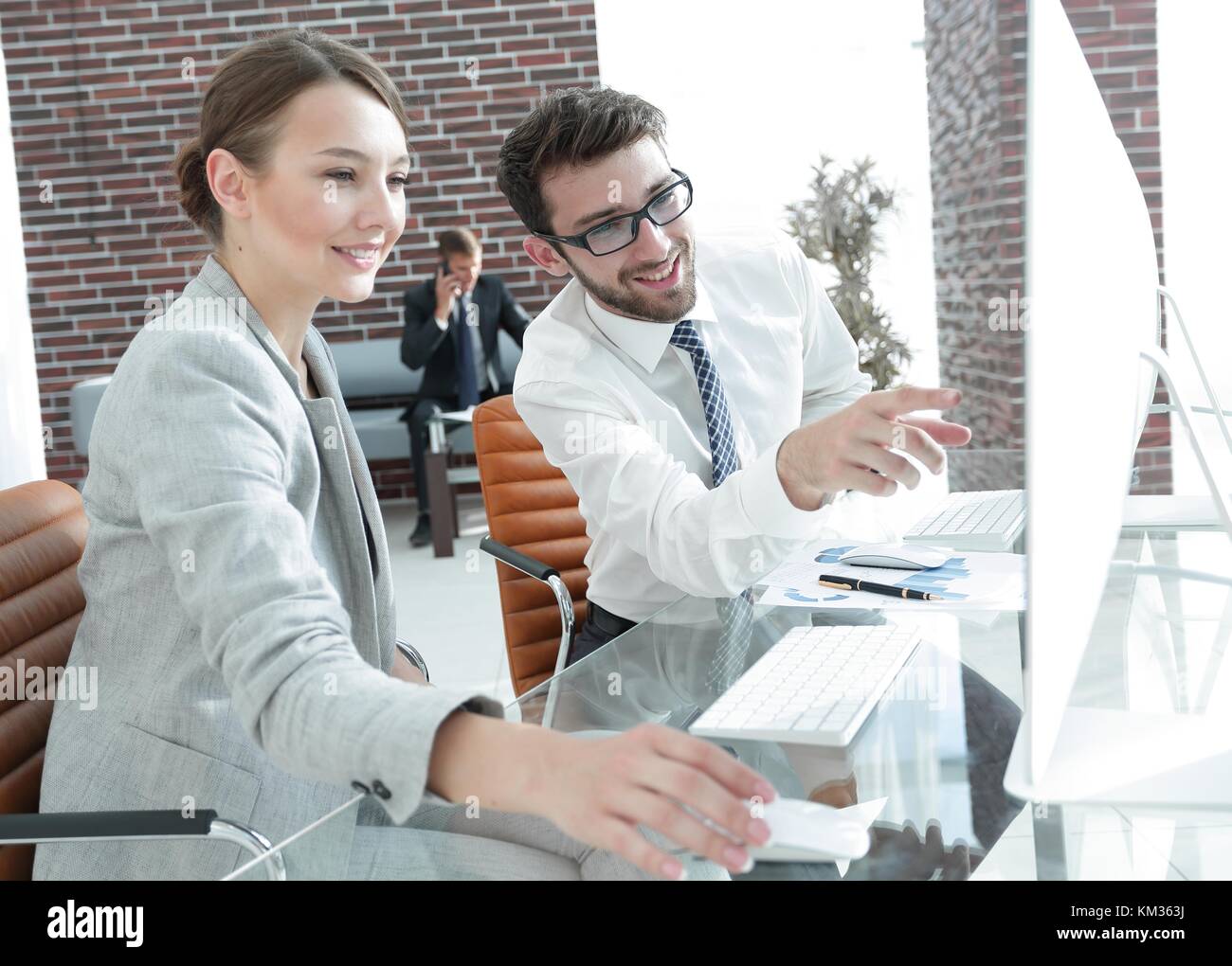 experienced professionals discussing a new project Stock Photo - Alamy