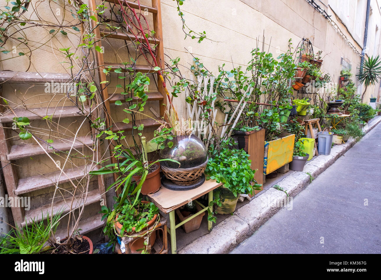 Le panier neighborhood in marseille hi-res stock photography and images ...