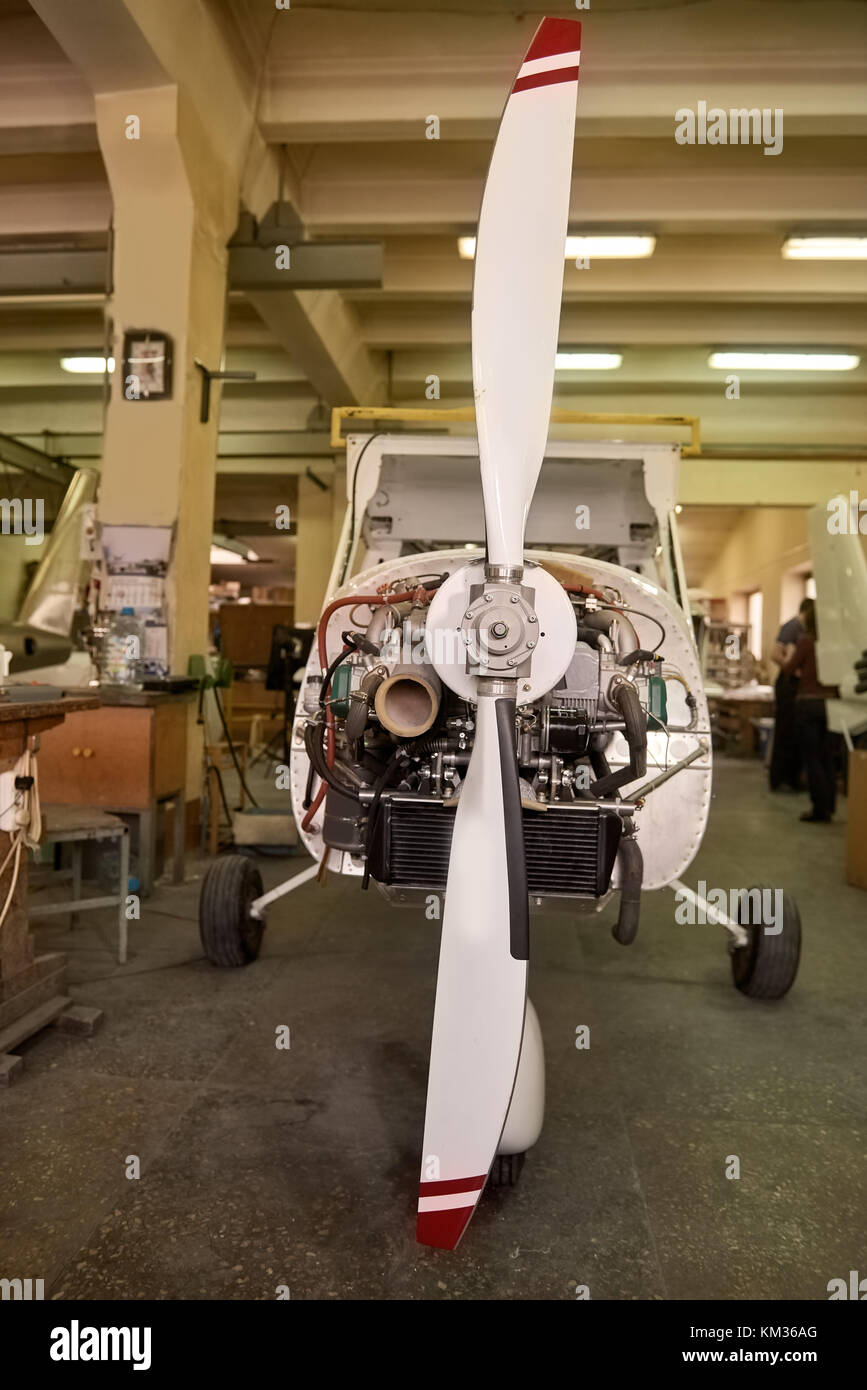 Aircraft workshop hi-res stock photography and images - Alamy