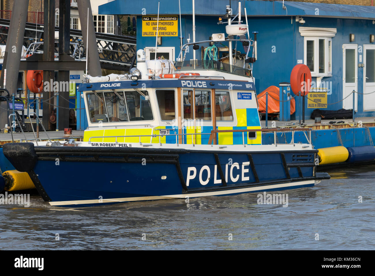 LONDON, UK - October 17th, 2017: Thames river reserve patrol police ...