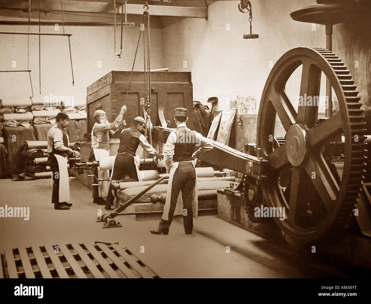 Old mangle hi-res stock photography and images - Alamy