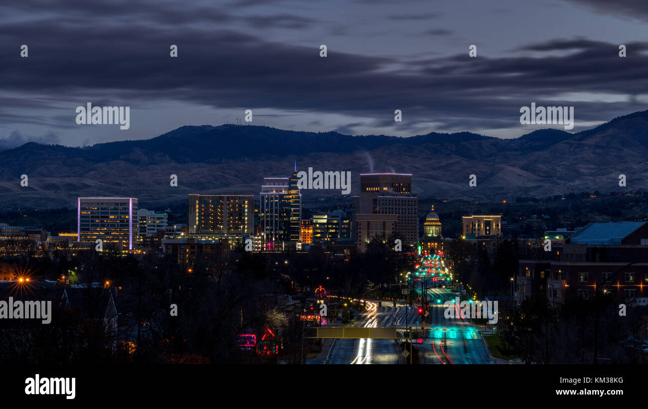 Car light streak hi-res stock photography and images - Alamy