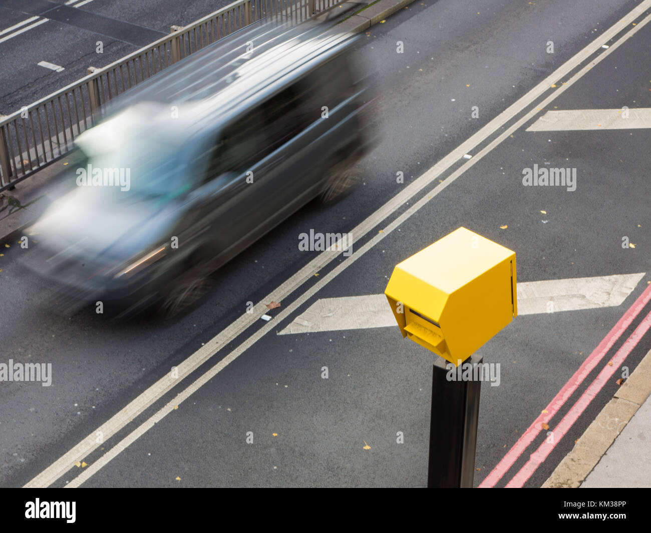 Traffic police checking licence hi-res stock photography and images - Alamy