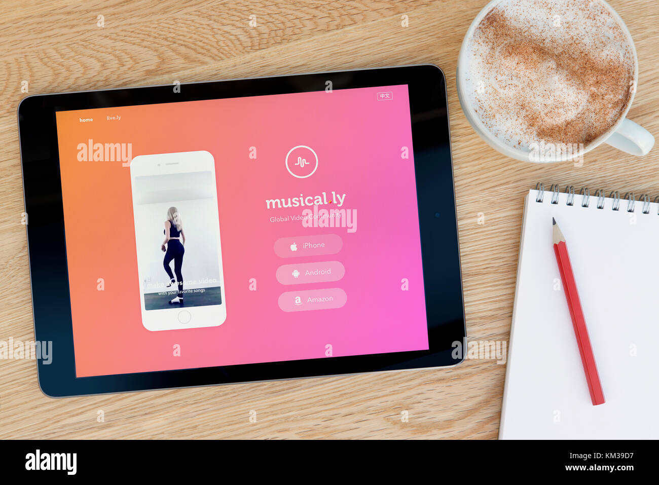 Musical ly logo hi-res stock photography and images - Alamy