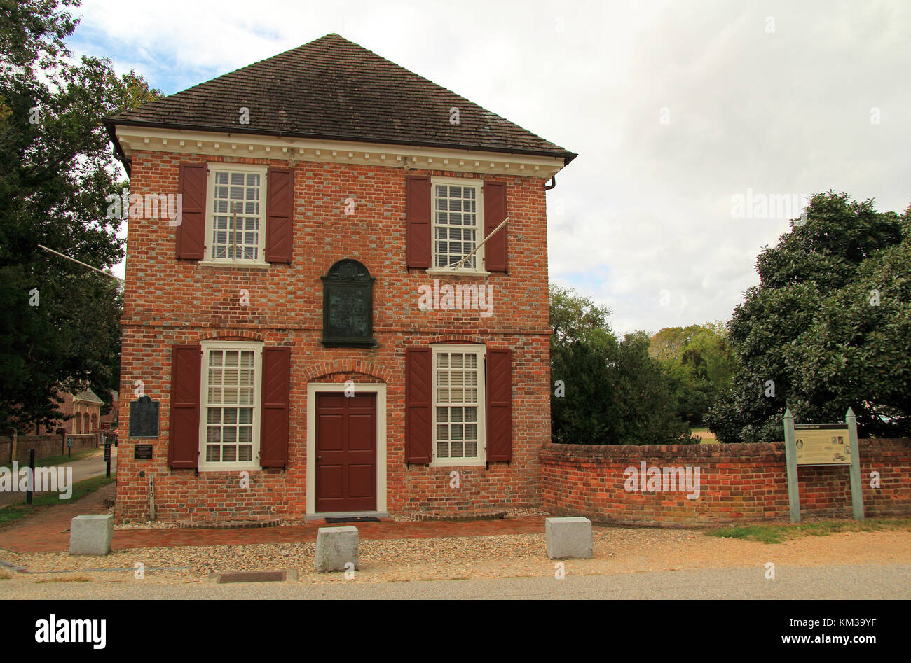 The historic Custom House in the colonial port town of Yorktown ...